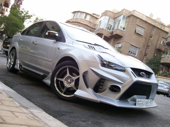 Modified Ford Focus (8 pics)