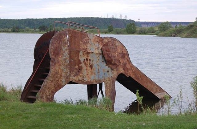 The worst playgrounds ever (37 pics)