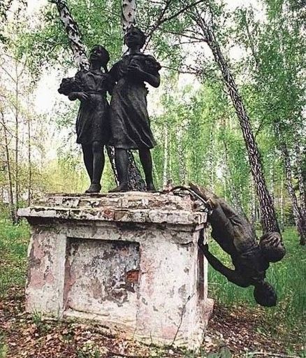 The worst playgrounds ever (37 pics)