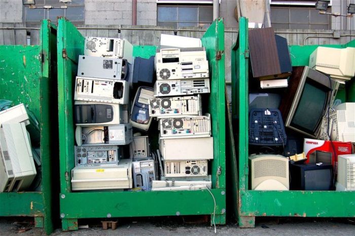 Computer cemetery (16 pics)