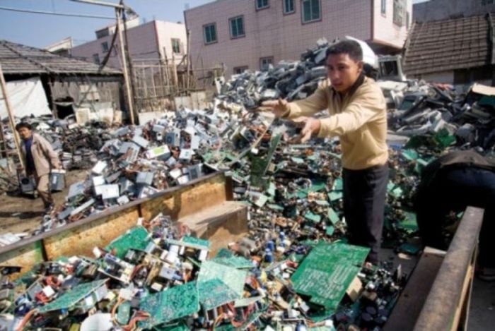 Computer cemetery (16 pics)
