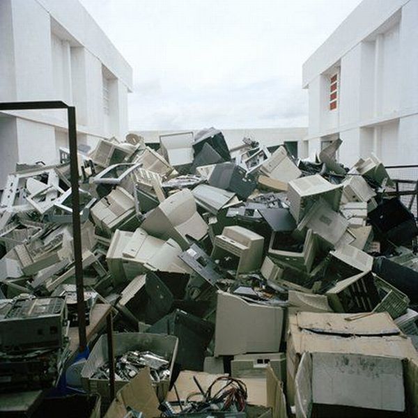 Computer cemetery (16 pics)