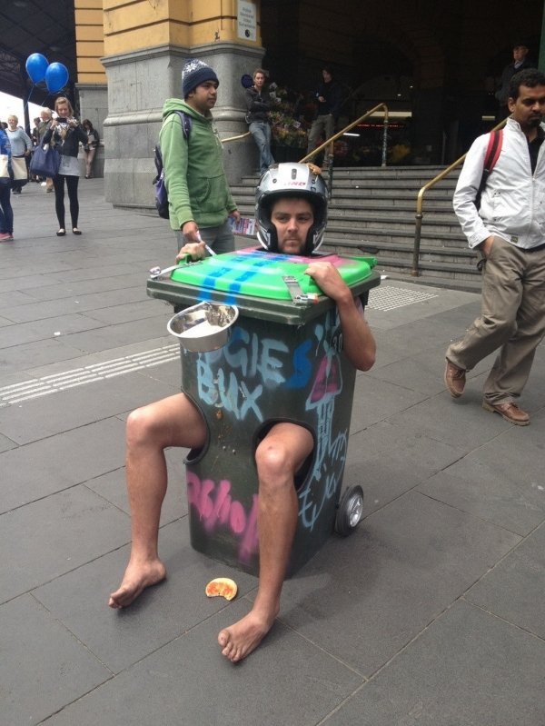 People Doing Strange Things 30 Pics People Doing Strange Things 30 Pics