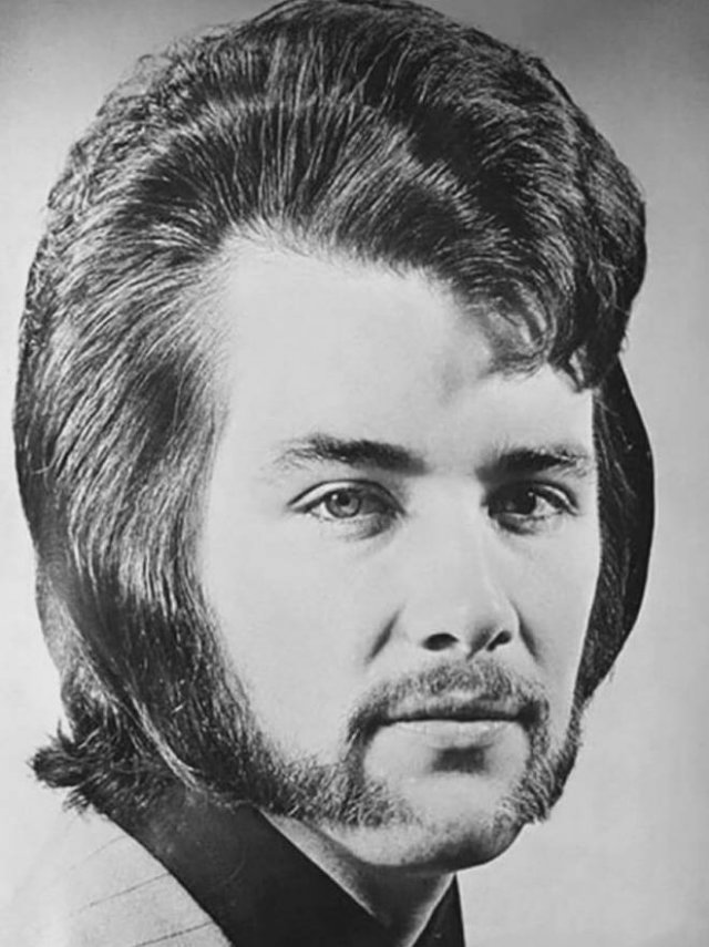 Men Hairstyles In 1970 s 22 Pics Men Hairstyles In 1970 s 22 Pics