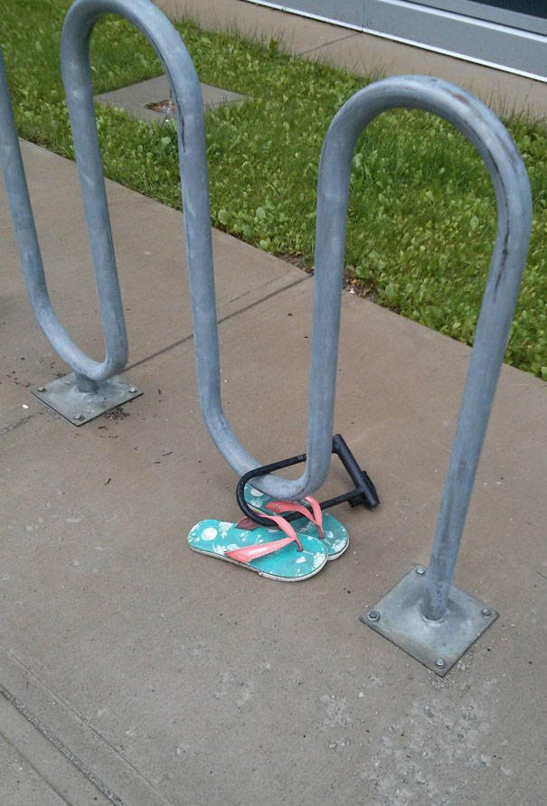 Funny And Strange Situations On The Beaches (34 pics)