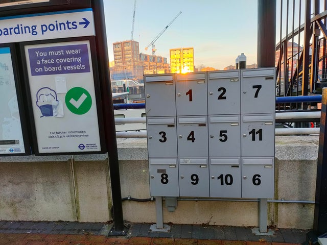 What Is Going On Here? (20 pics)