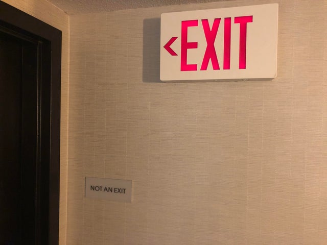 What Is Going On Here? (20 pics)